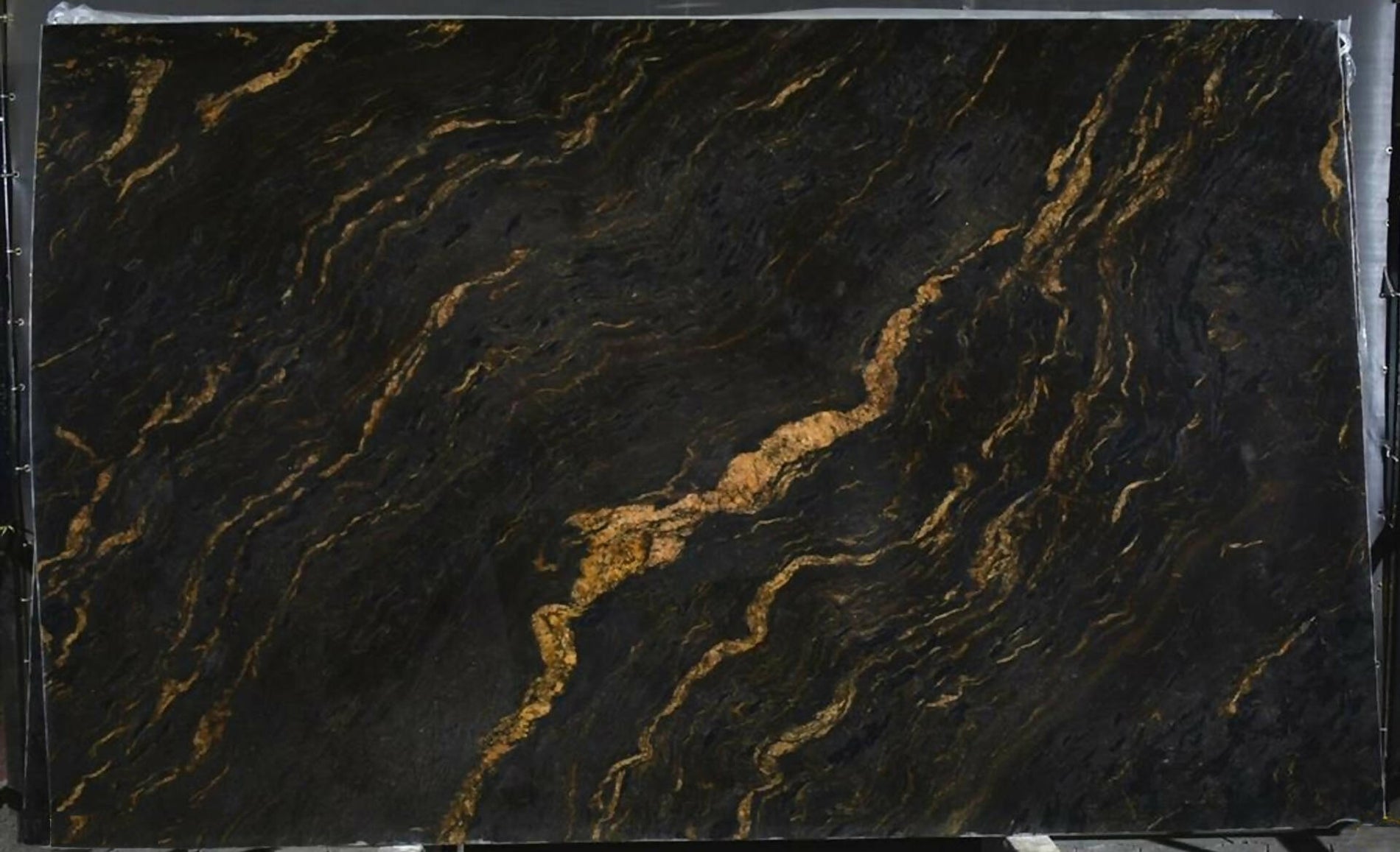 BLACK AND GOLD KITCHEN WORKTOPS | www.work-tops.com
