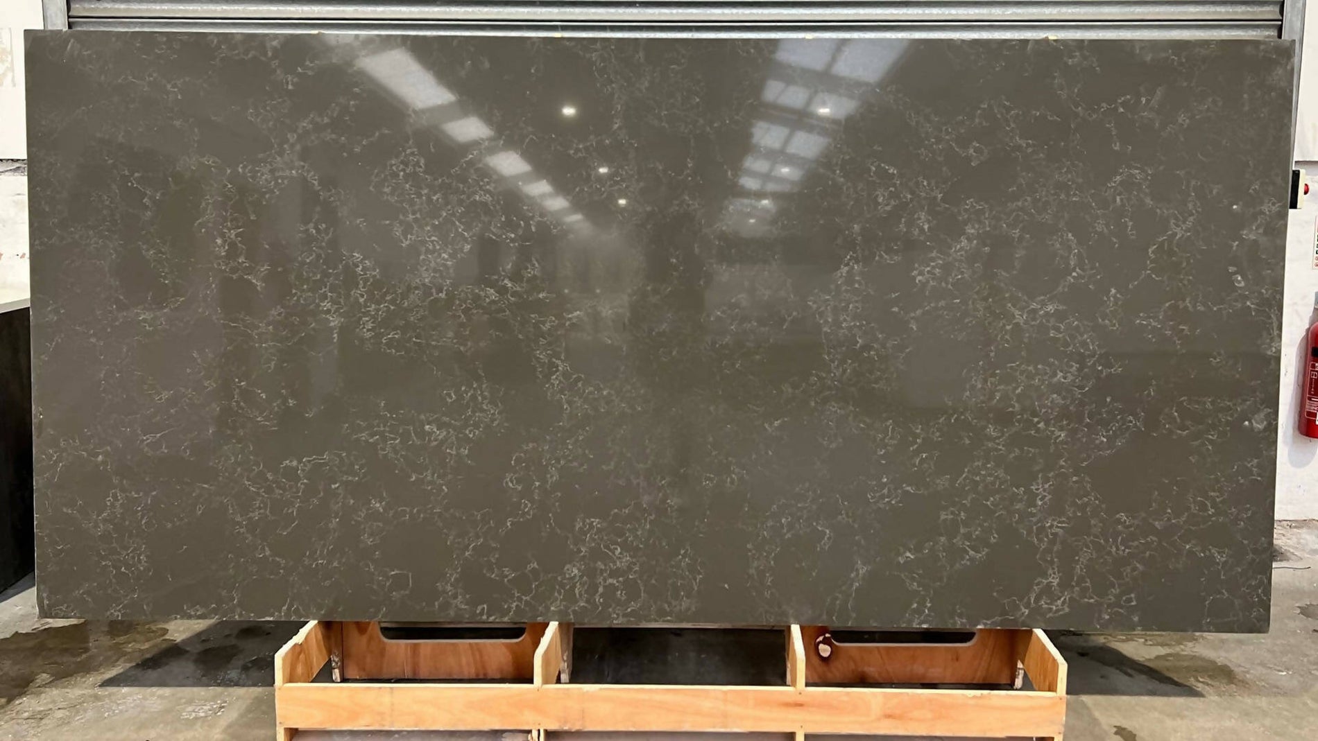 Slate Riviera Quartz For Sale In UK | Pea Green Quartz | www.work-tops.com