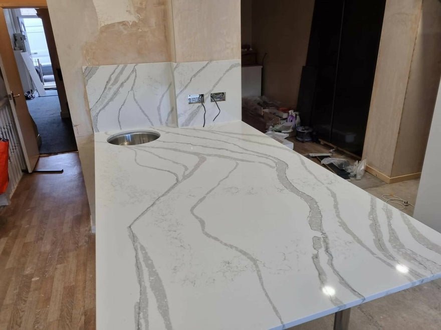 Calacatta Wave Light Quartz Available in UK | White Quartz