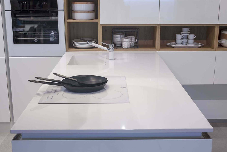 Extreme Iceberg White Quartz available in UK| White surface quartz