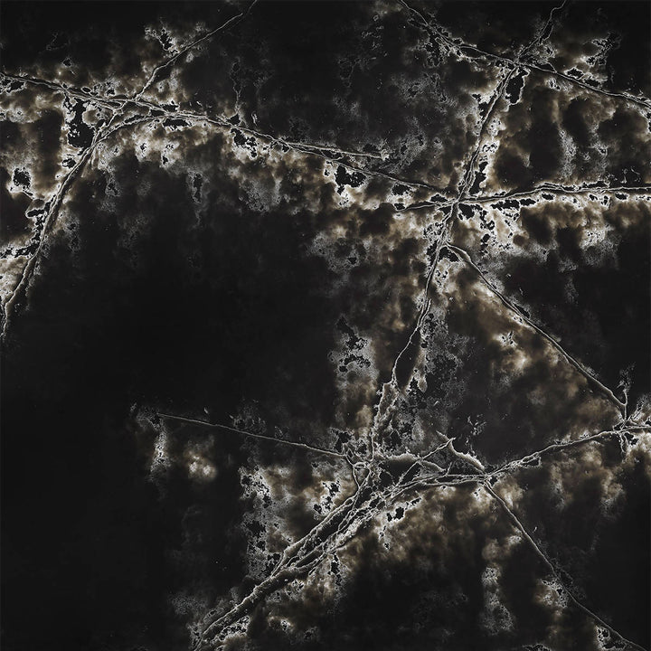 Best Black Quartz Worktop Materials for a Black Kitchen