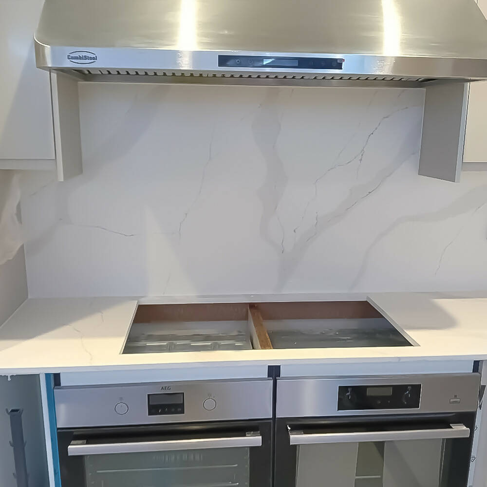 Calacatta Vienna Quartz for sale in UK | White Quartz | www.work-tops.com
