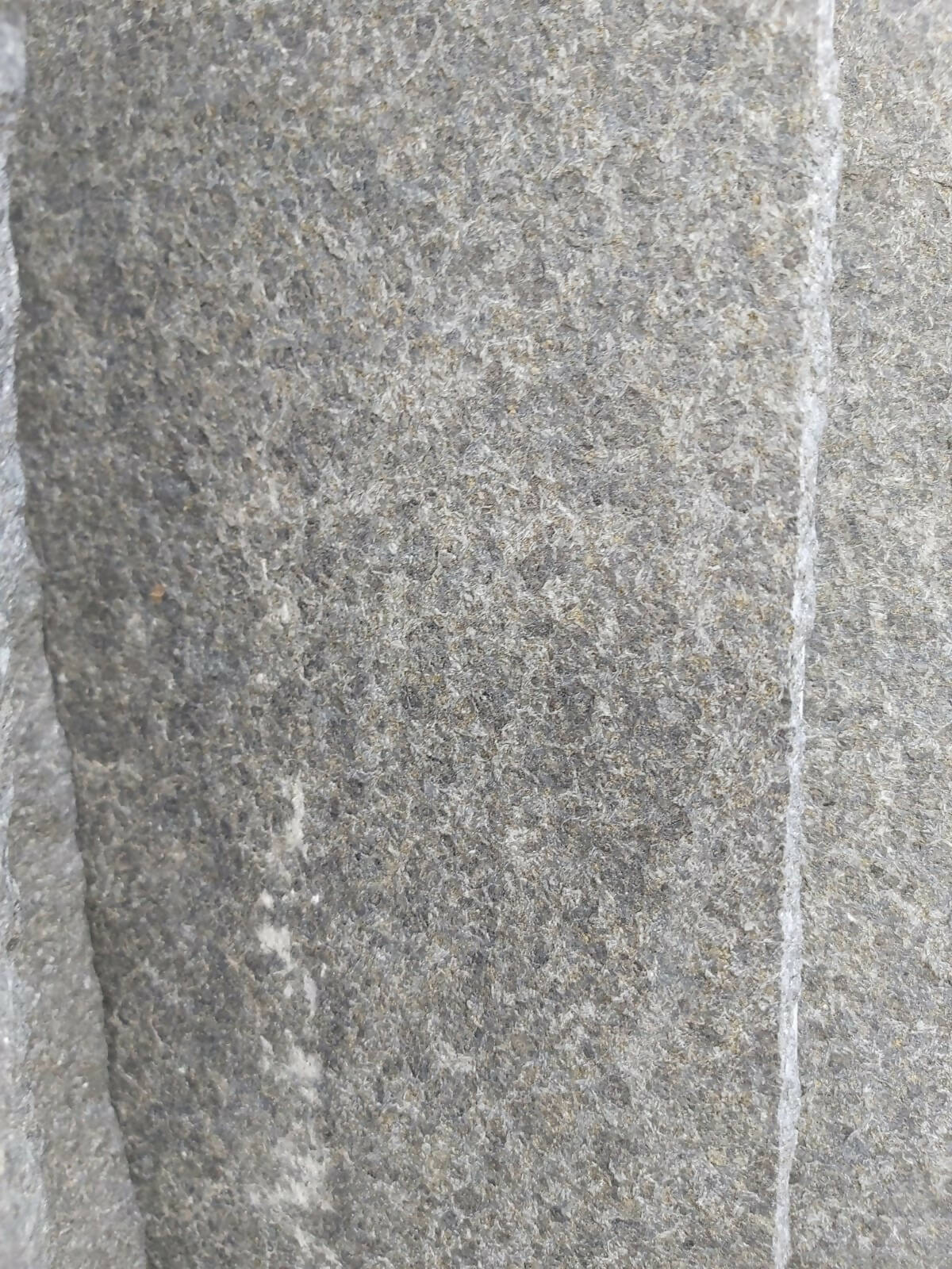 BERRY BLACK GRANITE