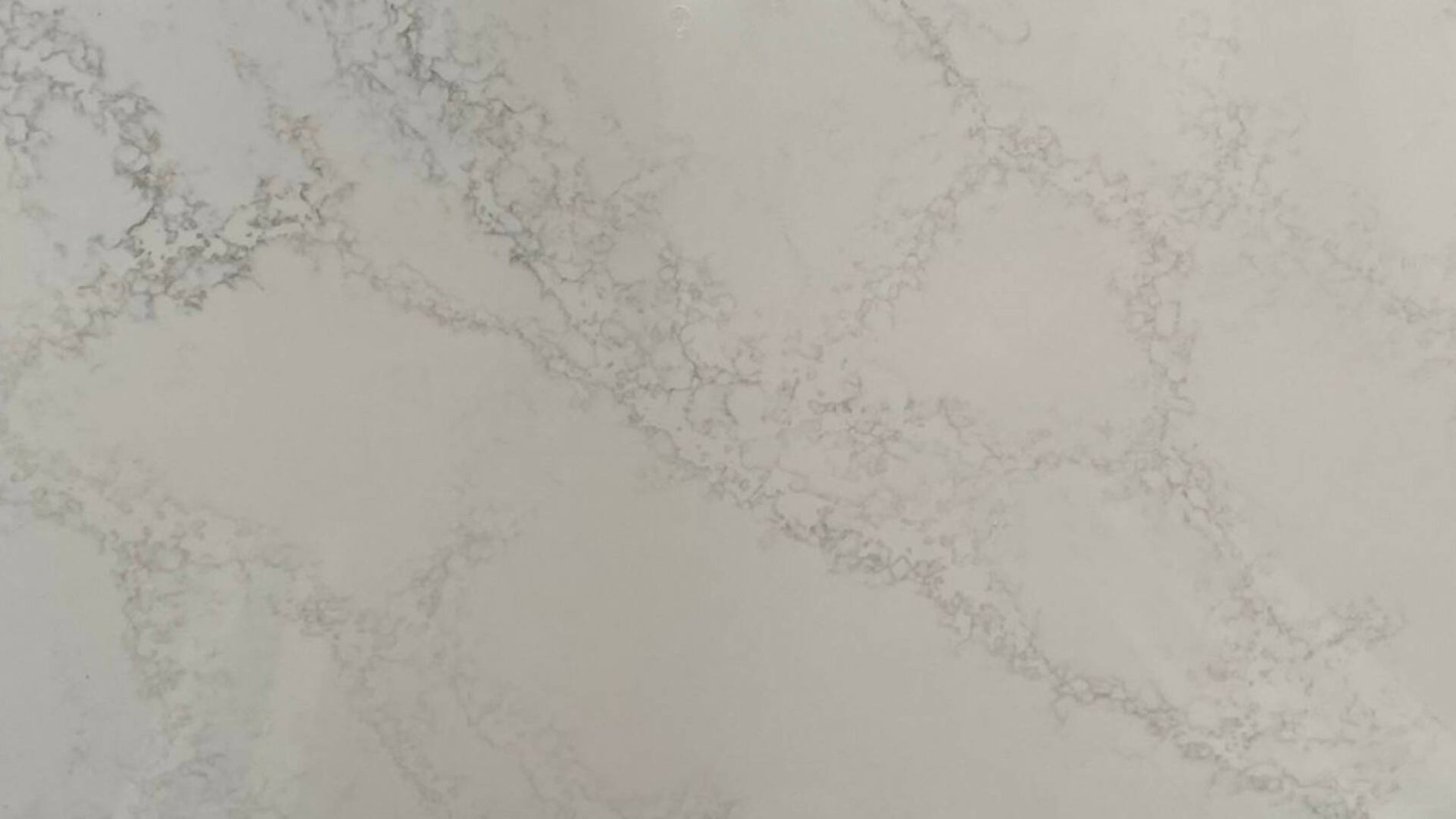 Calacatta Cliff Quartz Available In UK | White Quartz | www.work-tops.com