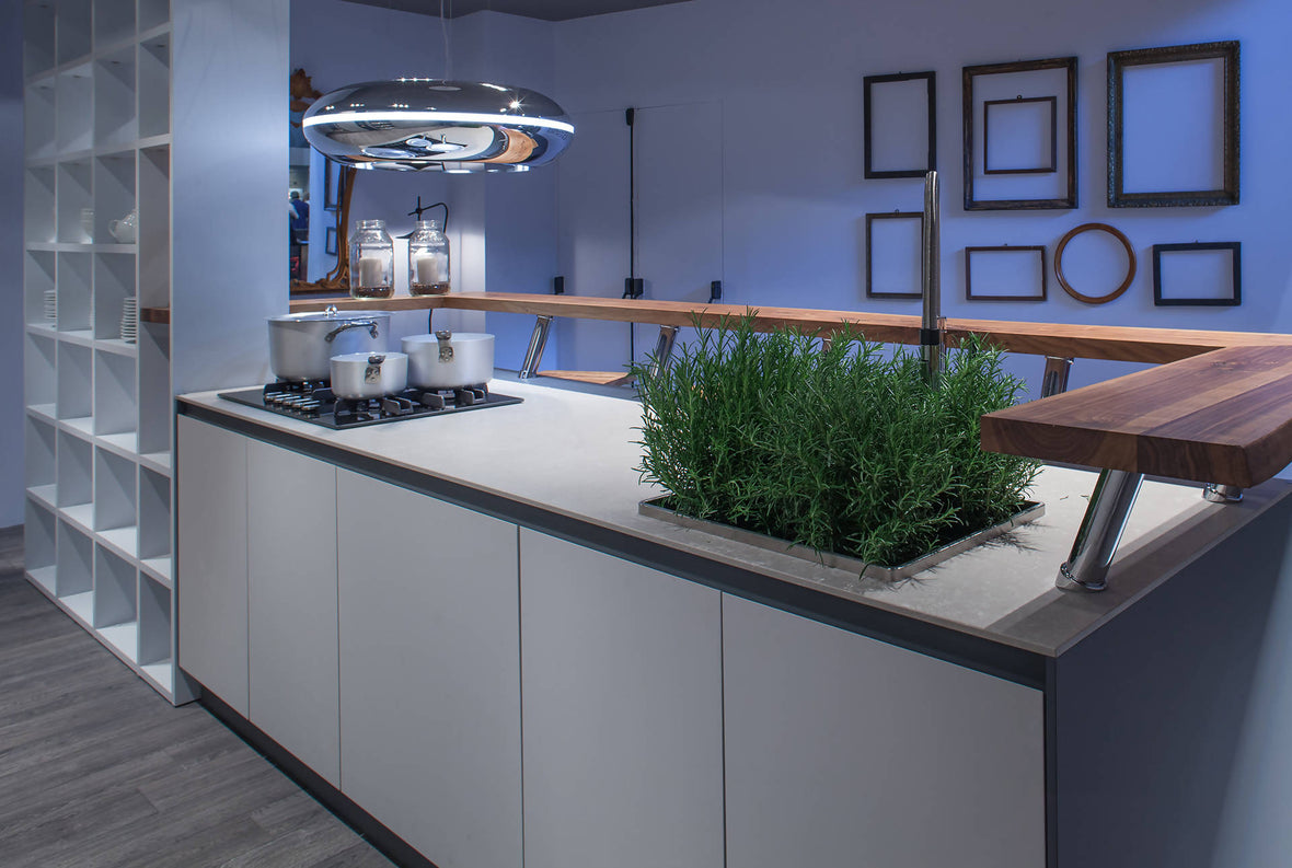 Breeze Pearl Quartz available in UK| Light grey quartz | www.work-tops.com