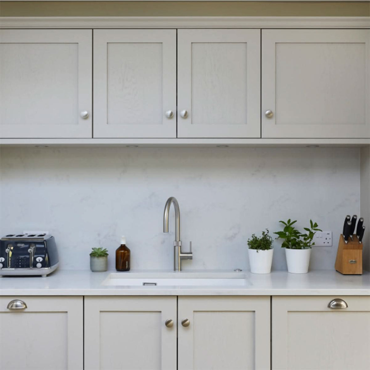 Apollo Quartz for Sale in UK | White Quartz | www.work-tops.com