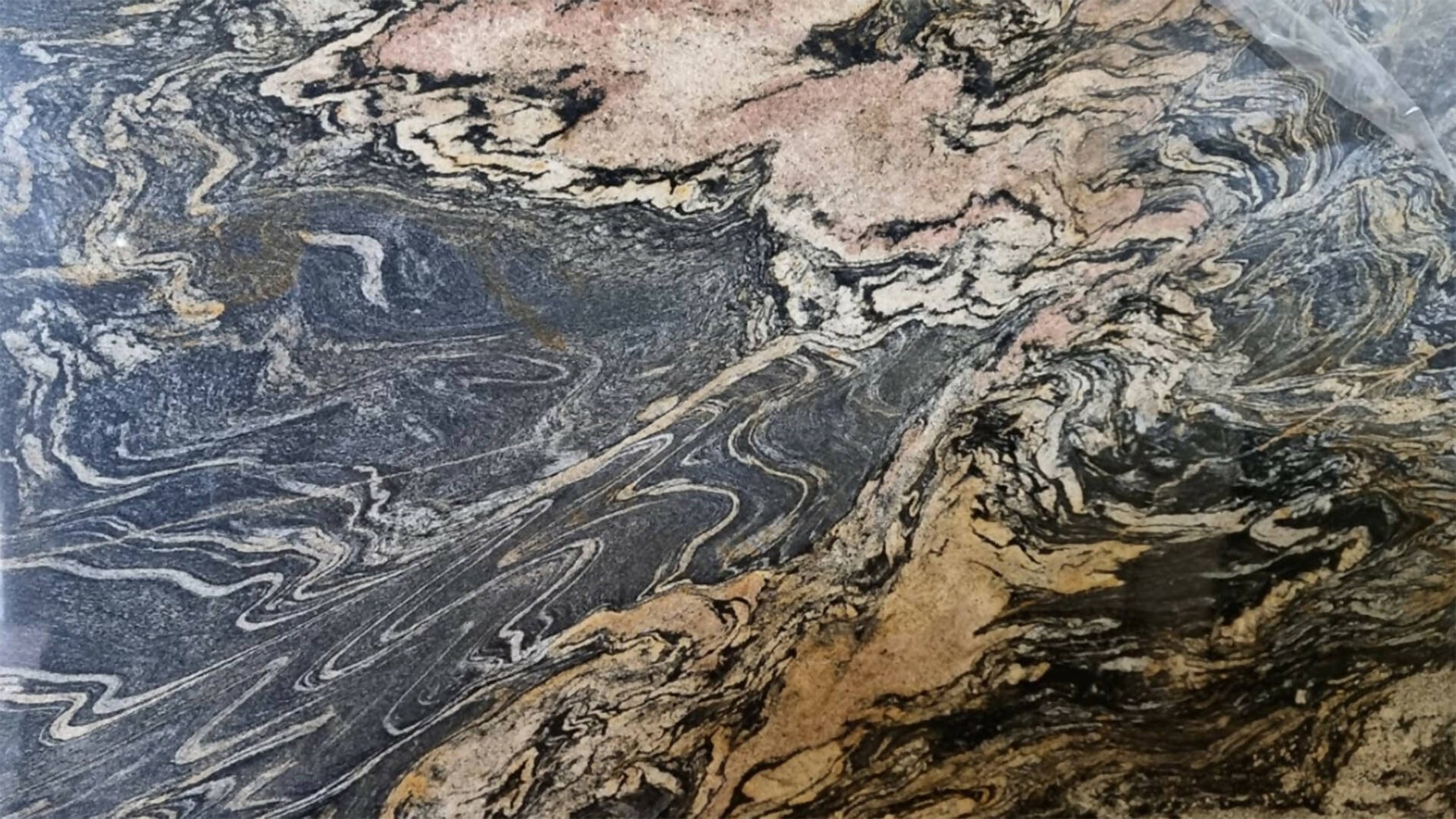 BLACK AND GOLD KITCHEN WORKTOPS