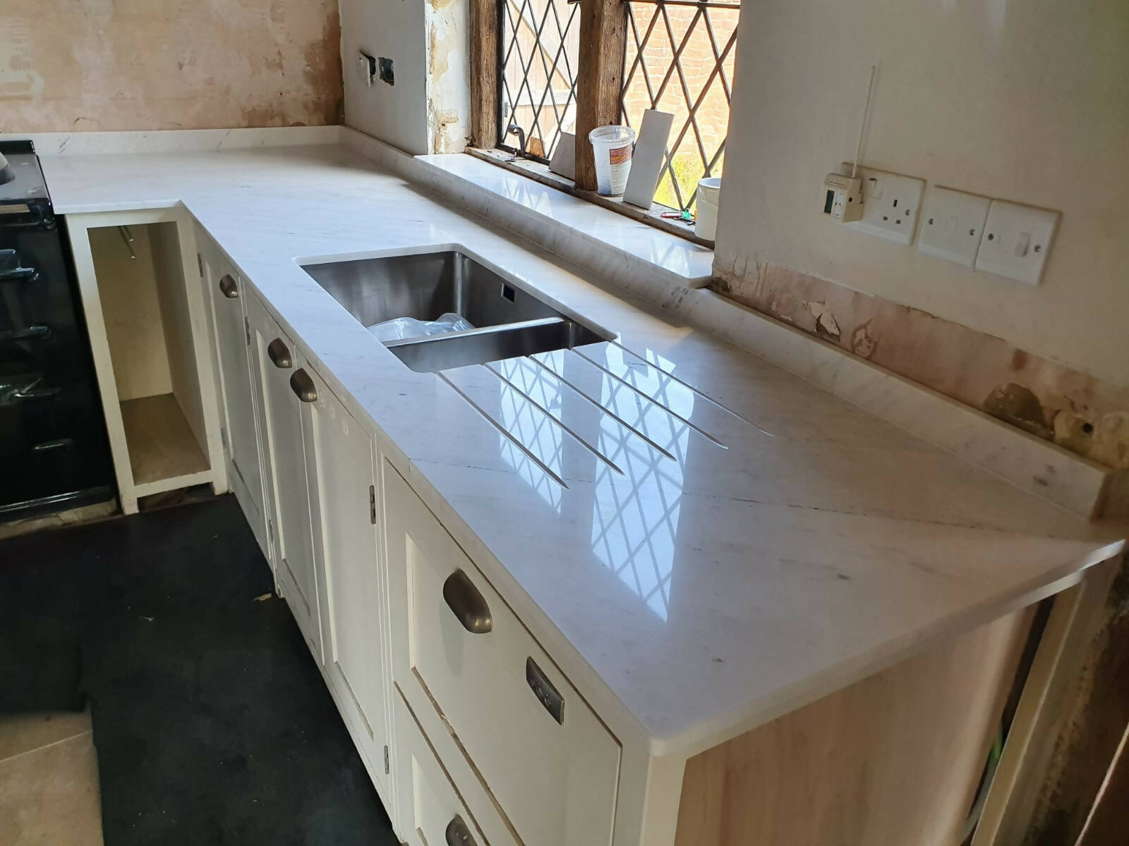 Sivec White Marble UK | White Worktop | www.work-tops.com